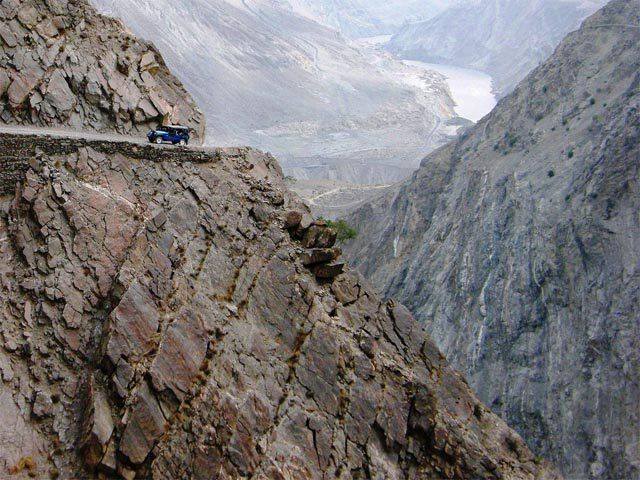 The most dangerous roads in the world (31 photos) - Izismile.com