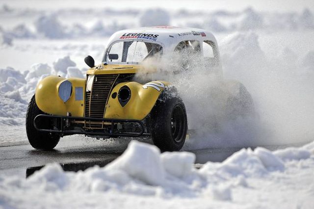 Legends car race (11 photos) - Izismile.com