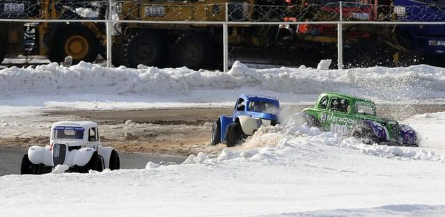 Legends car race (11 photos) - Izismile.com