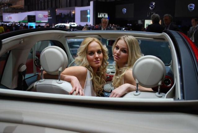 Geneva car show girls (28 photos) - Izismile.com